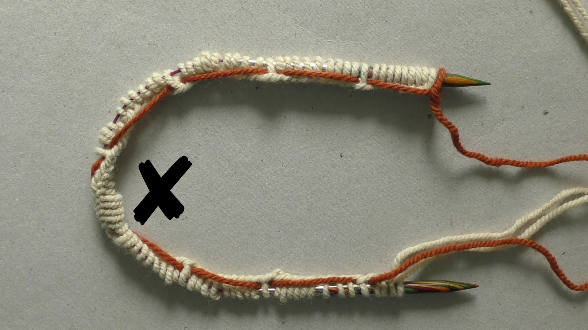 Marker thread for counting cast-on stitches and joining in the round ...